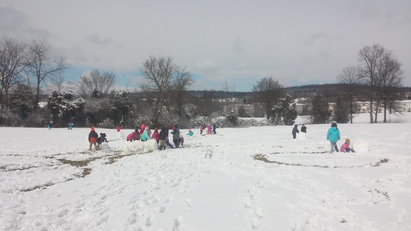 Snow Forts and Snowmen!! | The Eagle Express